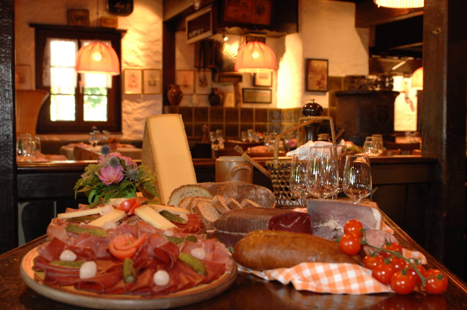 Bienvenue au Restaurant Chalet Suisse au nord de Lausanne